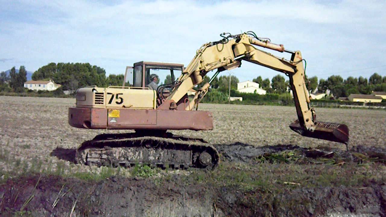 POCLAIN 75 - YouTube