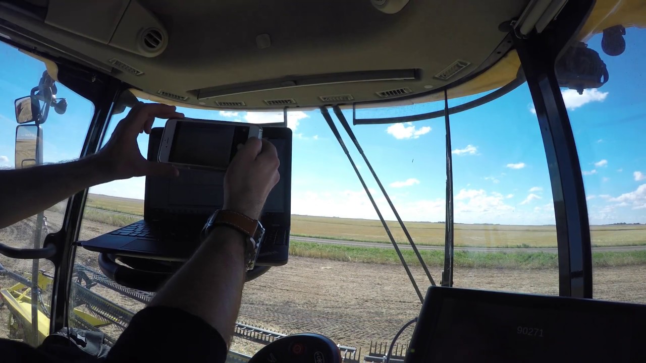 Intelliview IV display software updating. Markusson New Holland - YouTube