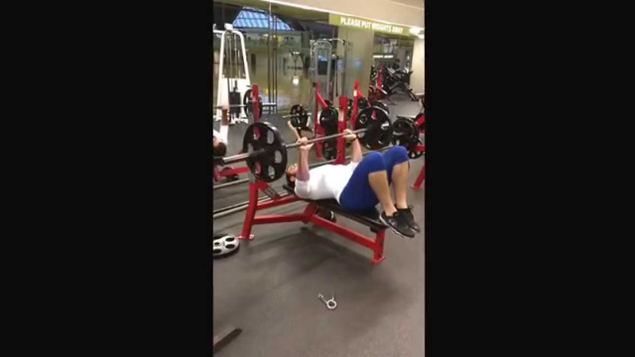 Bench press: Slow eccentric to explosive push - YouTube