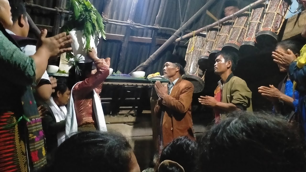 GONDANG SARUNE BATAK || Proses Pemanggilan Dalam Gondang Saborngin ...