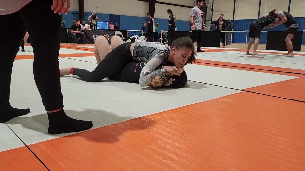 No Gi - Women's 145lbs - White belt bjj competition - YouTube