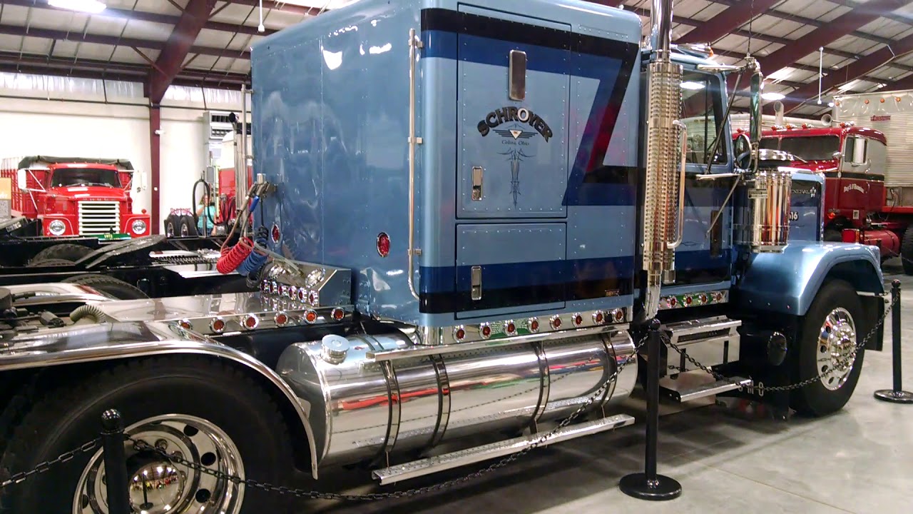 GMC General (1986) with flat top sleeper. - YouTube