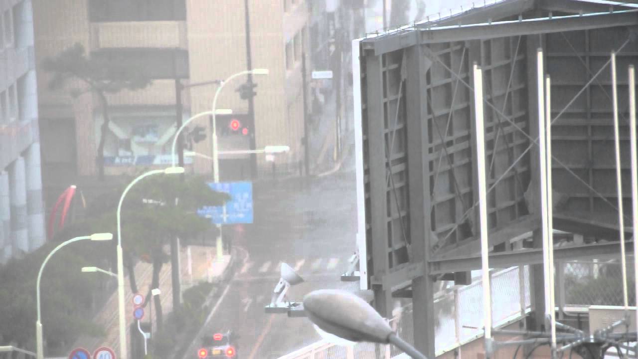 Typhoon Muifa in Downtown Naha, Okinawa - YouTube