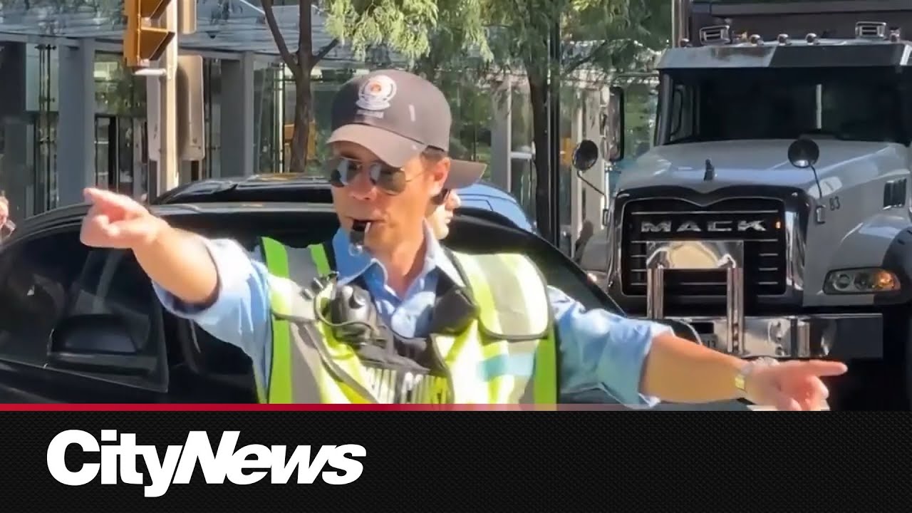 Box blocking has become a common sight in Toronto - YouTube