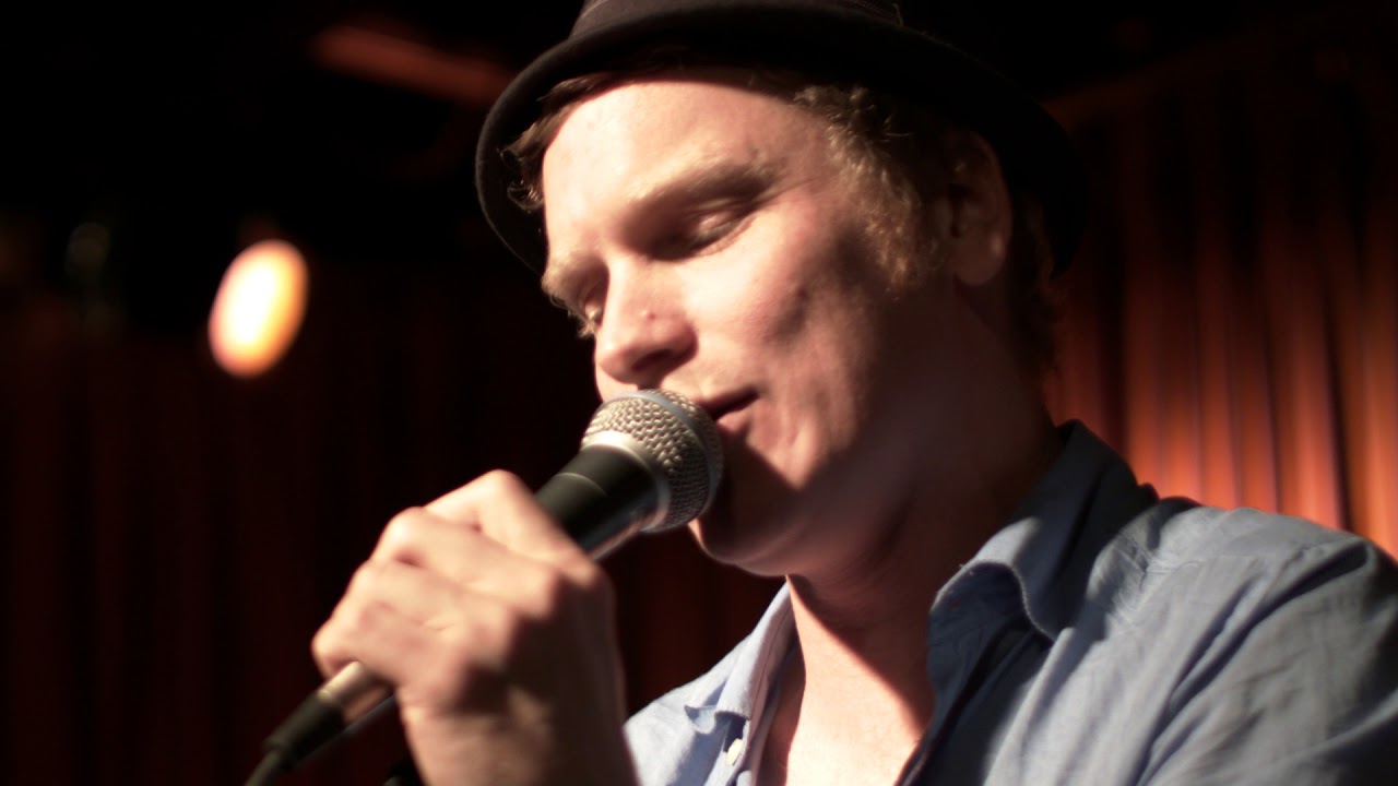 Radiohead - Idioteque (promo clip performed by Idioteque - Radiohead ...