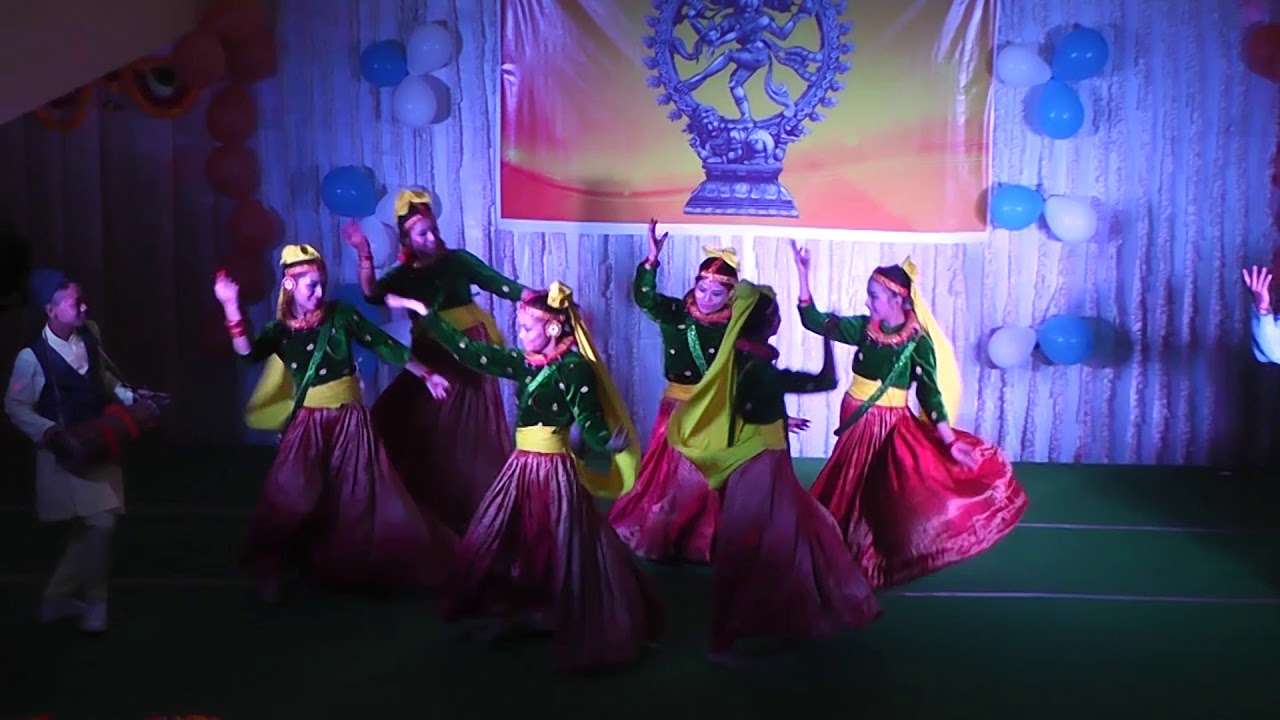 NEPALI LOK NRITYA BY / YOGIS - YouTube