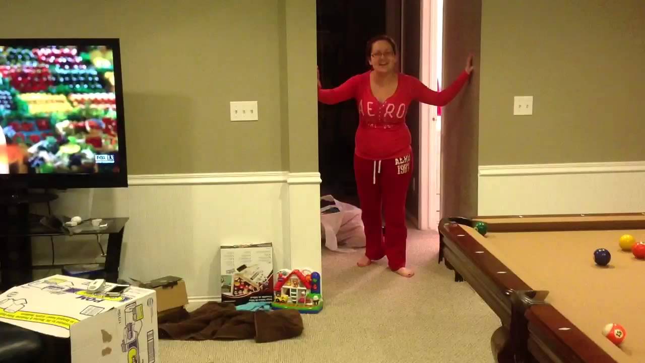 Mottephobia - Scaring my wife is hillarious! - YouTube