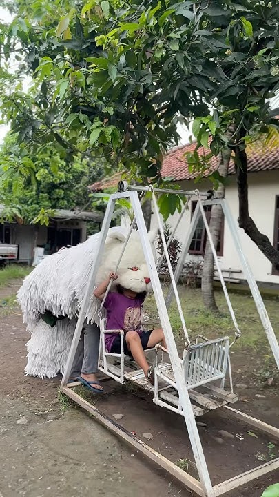 Bocil lagi galau main ayunan di gigit Can macan ‼️ - YouTube