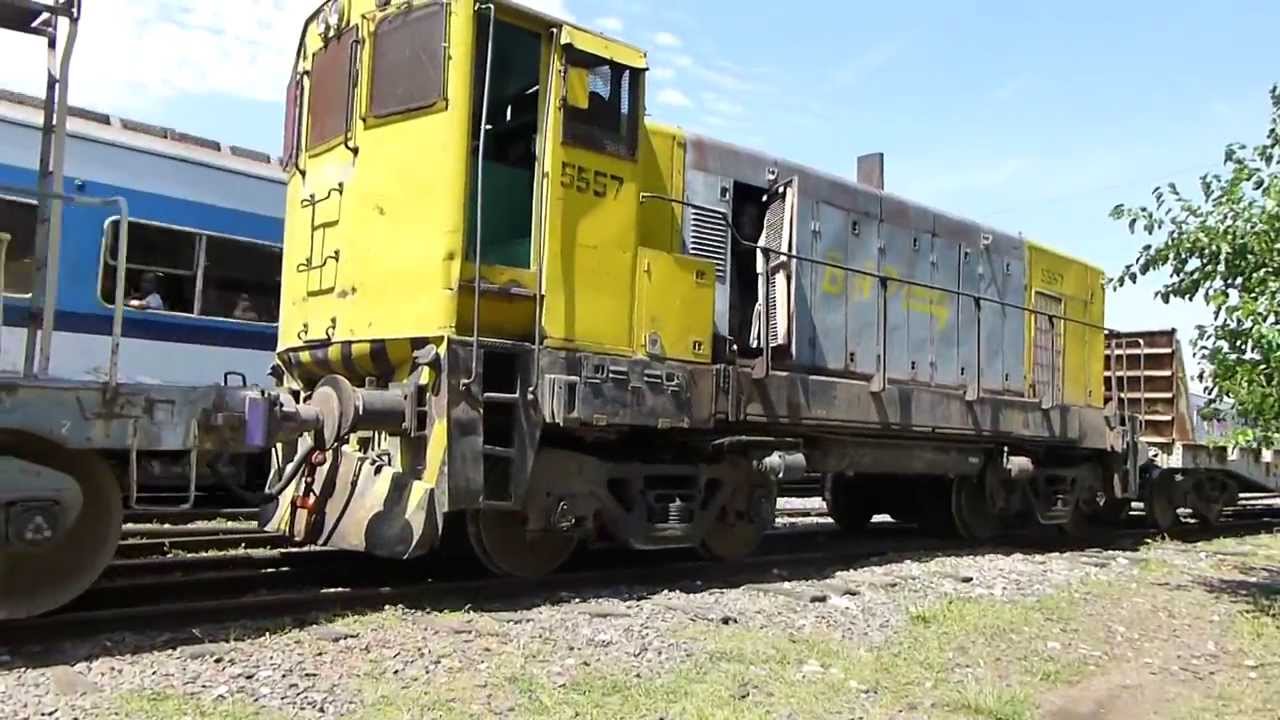 ALCo RSD-16 8499 + EMD GA-8 5557 en Haedo!! 19-12-13 - YouTube