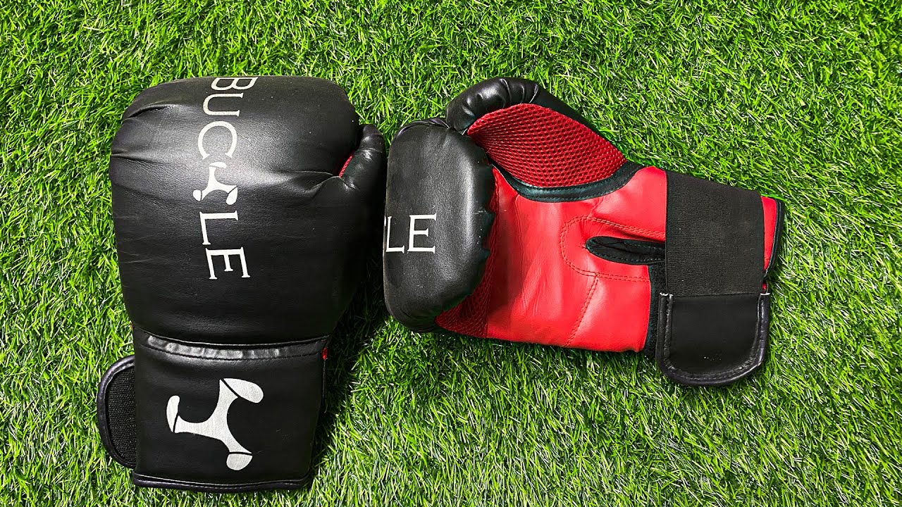 Best Boxing Gloves in ₹ 500 - Le Buckle Boxing Gloves - YouTube