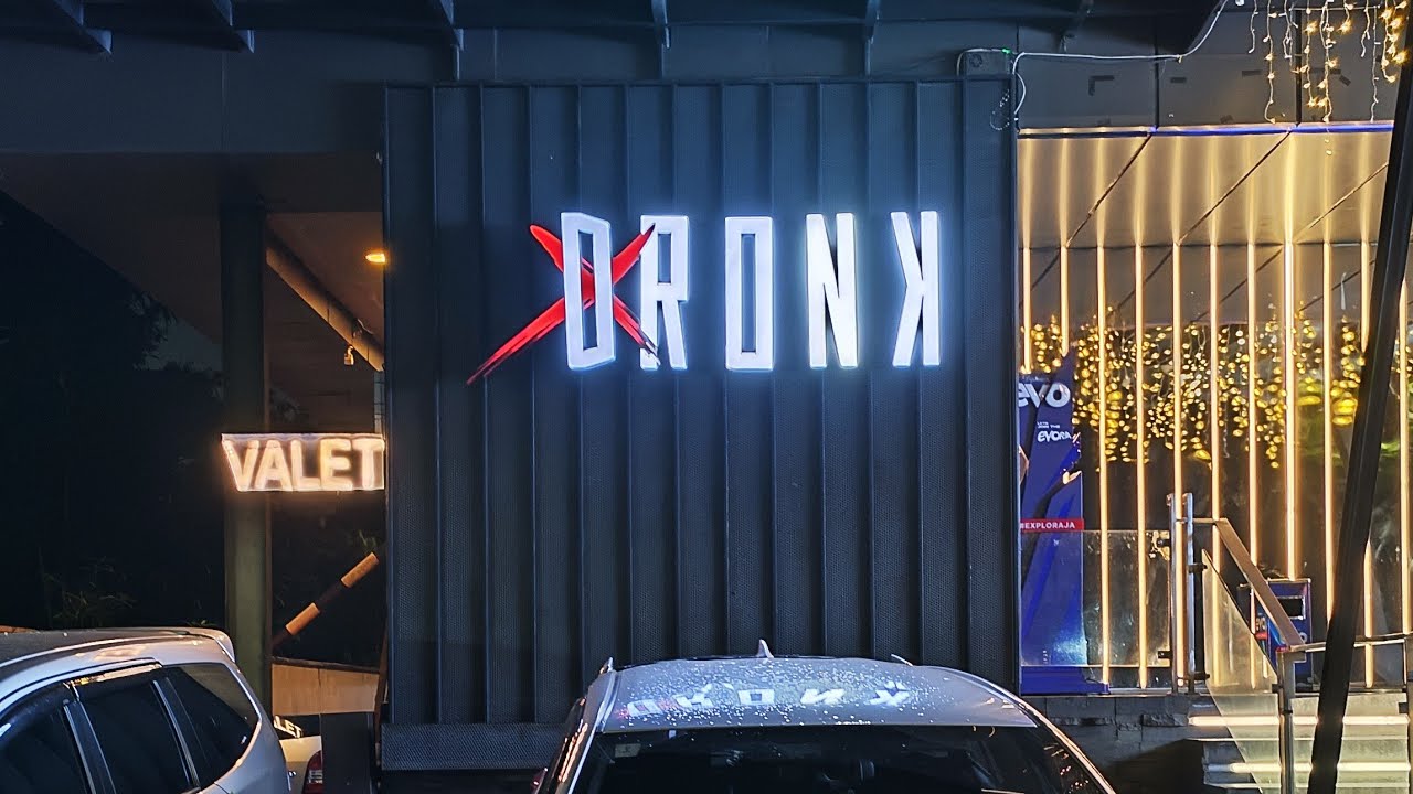 Exploring South Jakarta: DRONK CLUB & BAR - YouTube