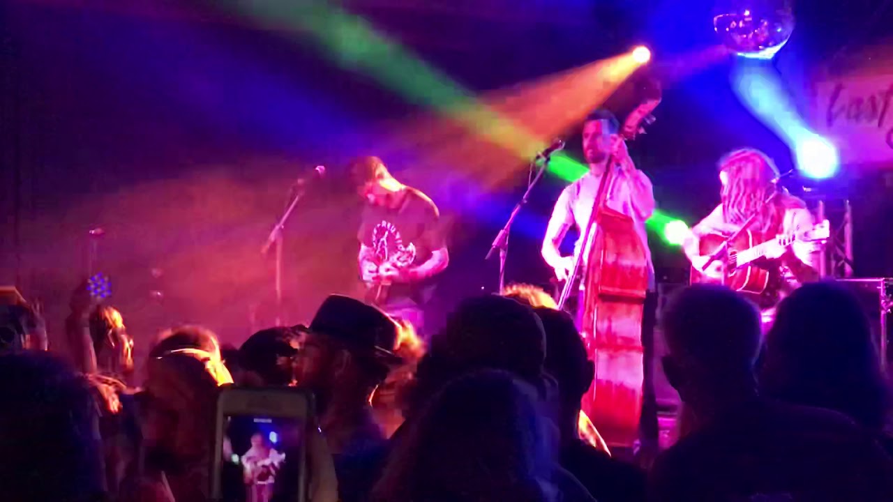 Jarrod Walker mandolin Solo “ Freeborn Man” Houston Tx - YouTube