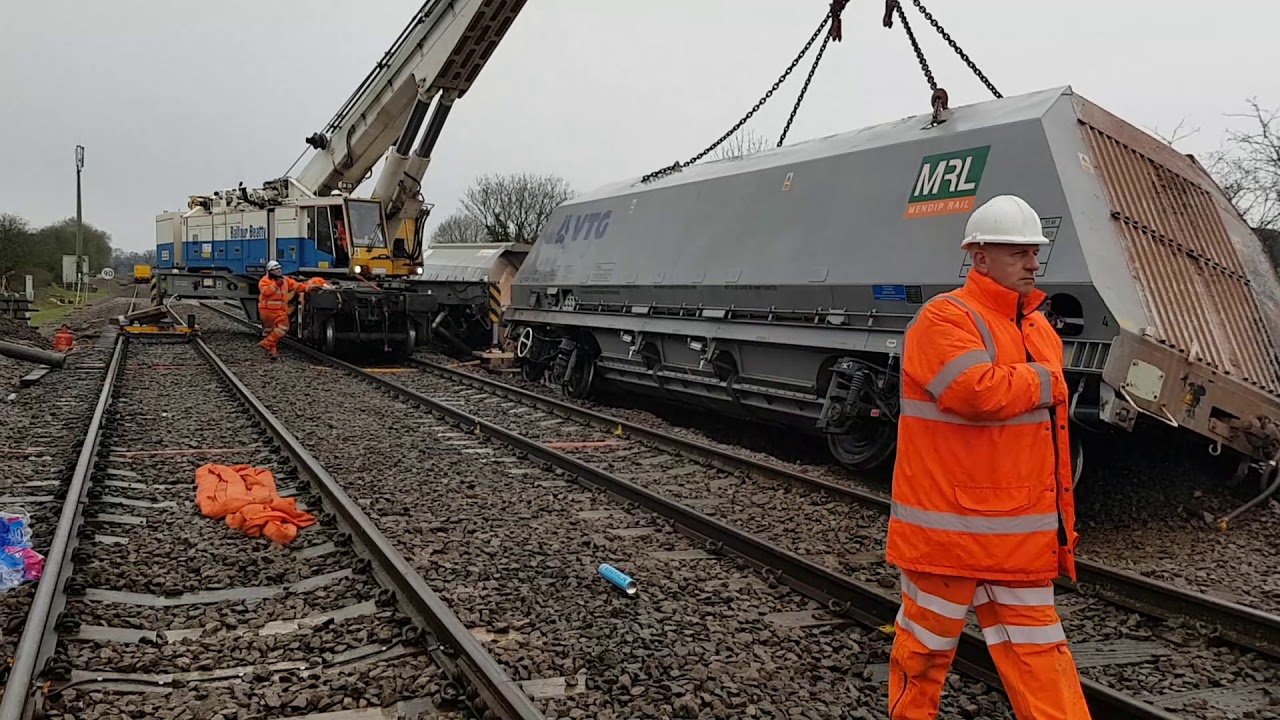 Db schenker, Network rail Train derailment - YouTube