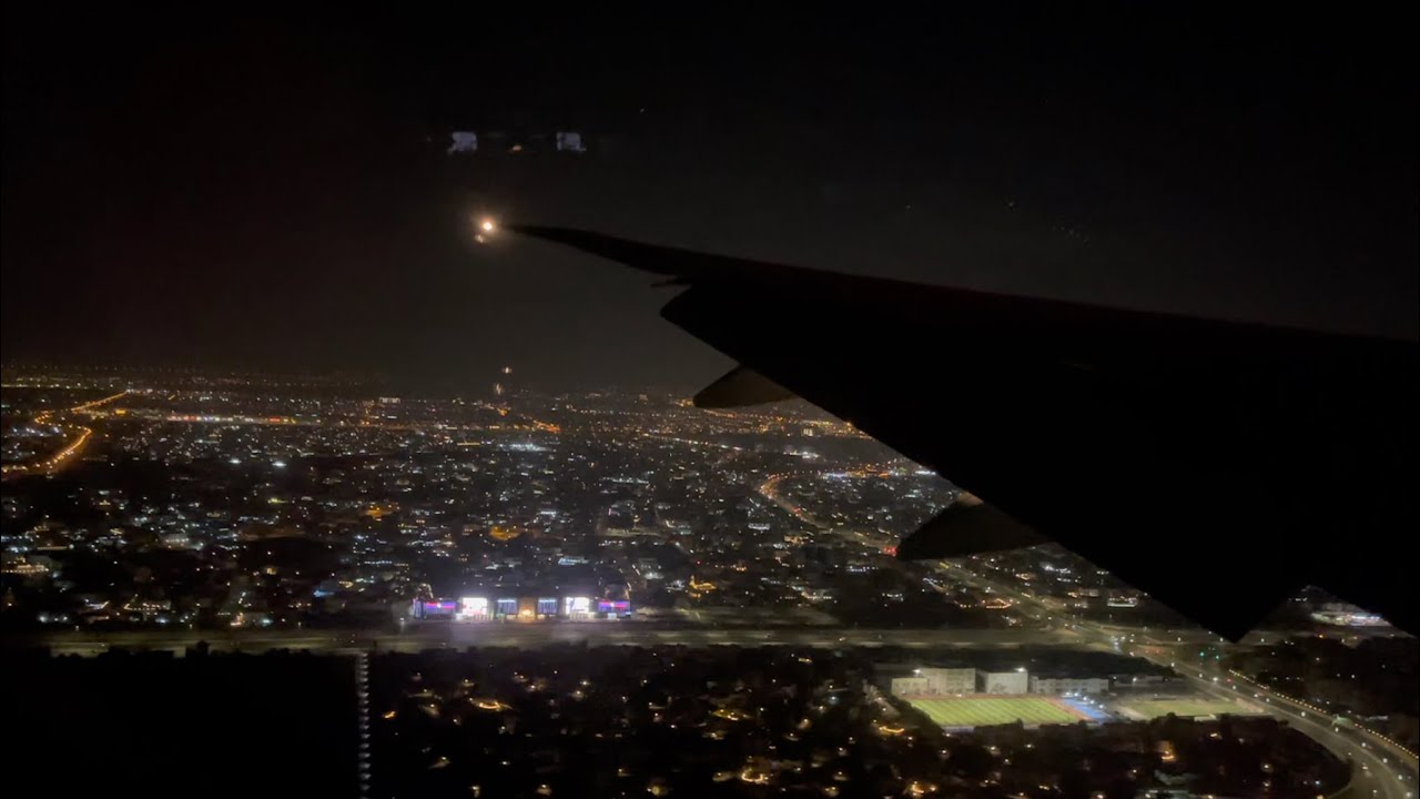 Emirates Boeing 777-300ER night landing in Dubai | HDR - YouTube