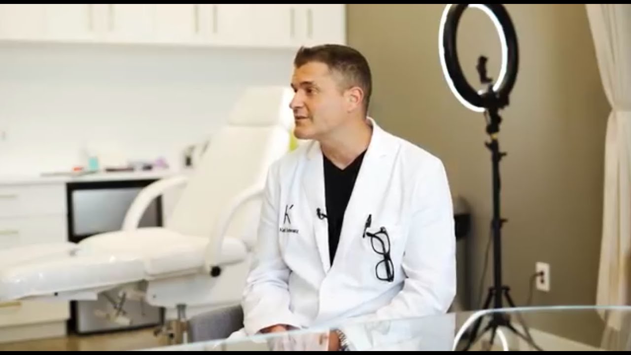 Dr. Karl Schwarz parle d'injections avec Jessica, infirmière injectrice ...