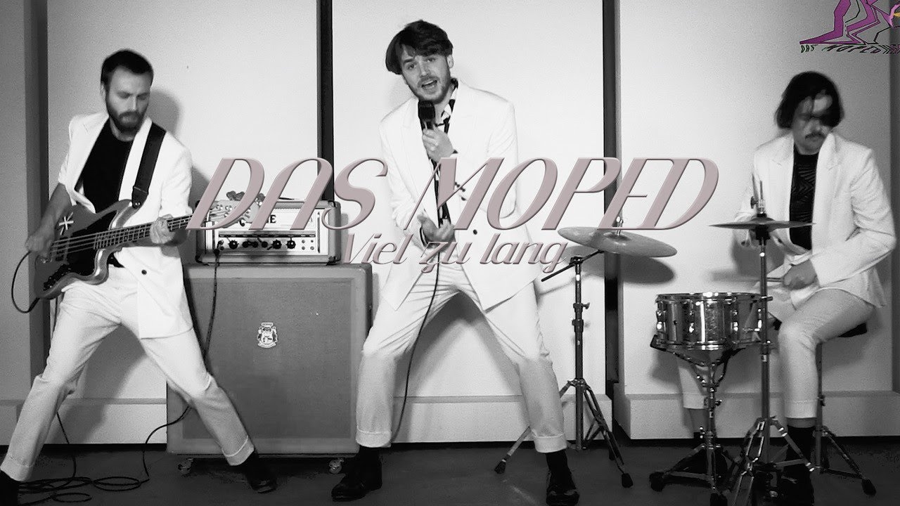Das Moped - Viel Zu Lang (Official Video) [Erstaunlich Klar 9/12] - YouTube