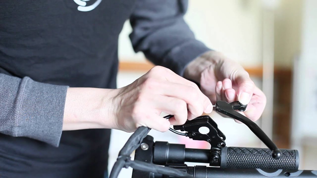 [DIY Tech Support] Brake lever replacement - YouTube