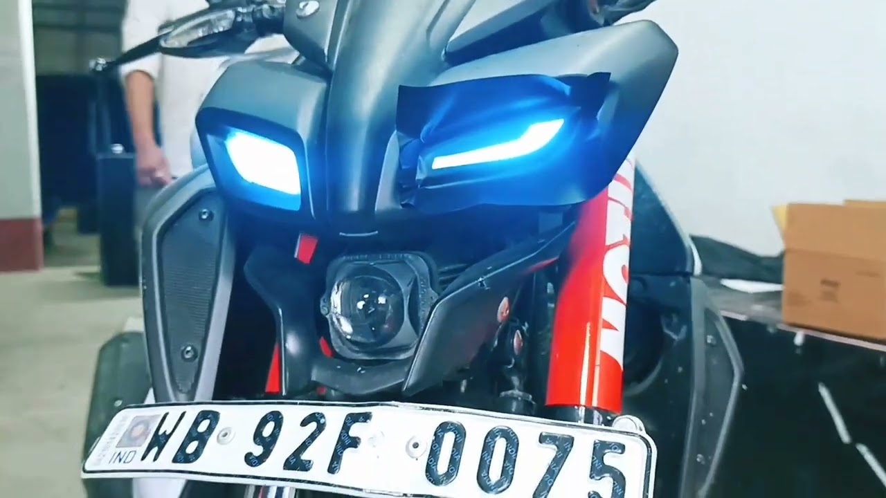 Yamaha Mt 15 Head Light Sticker Modification - YouTube
