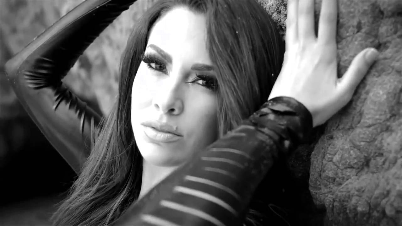 'Suave Kiss Me ft Pitbull & Mohombi' Music Video Nayer - YouTube