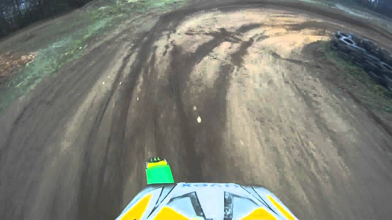 Kawasaki kx 125 98 Having fun in track - YouTube