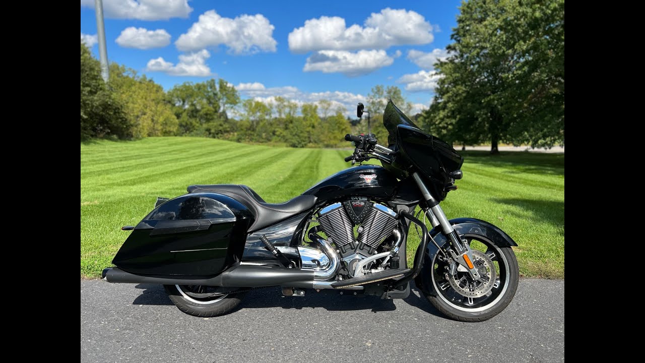 2013 Victory Cross Only 35,766 Miles 106" Freedom V-Twin, 6 Speed w ...