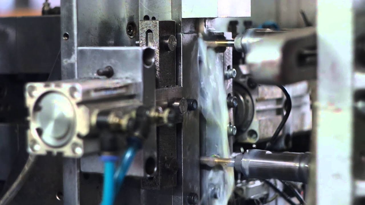 Taraudage sur machine automatique - YouTube