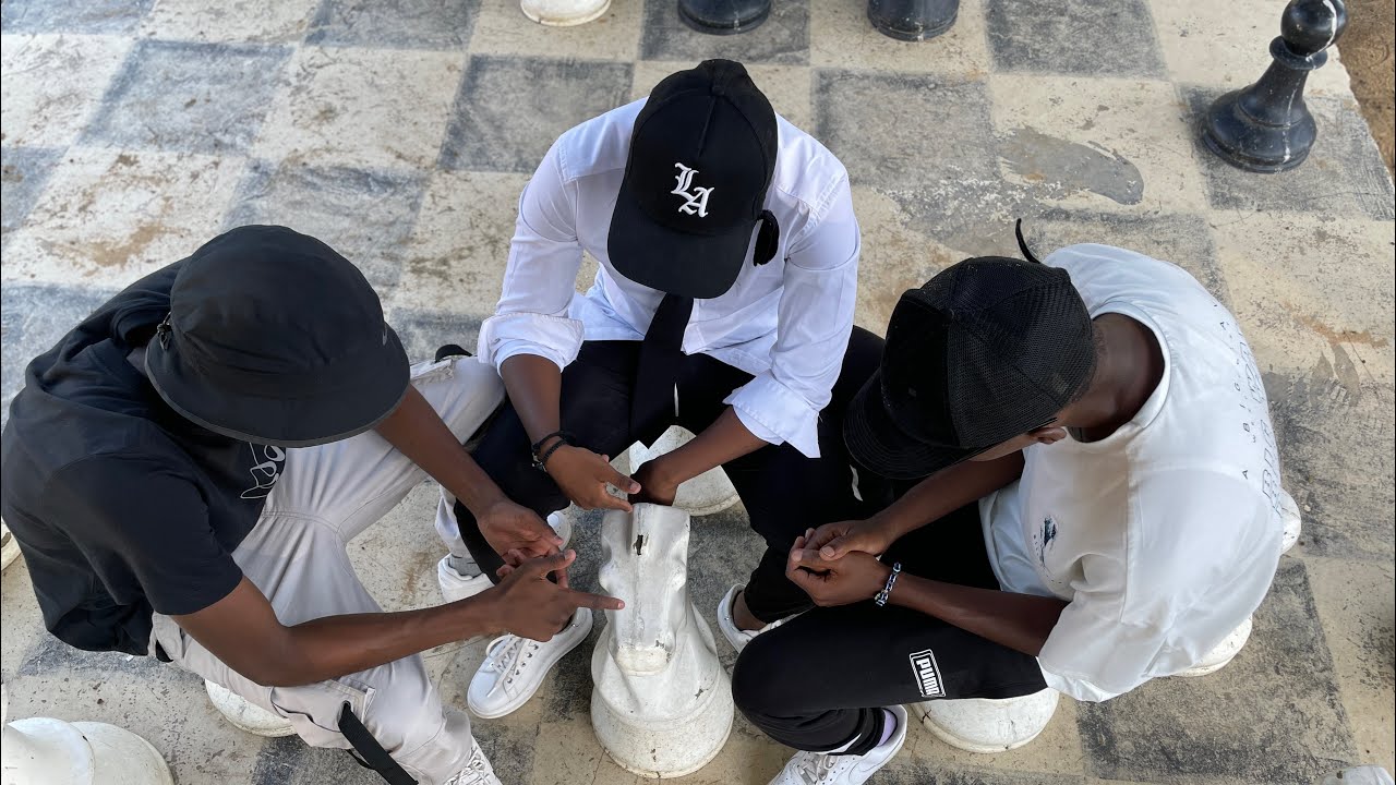 Kadash x Lincoln D- Chess (Official Music Video) - YouTube