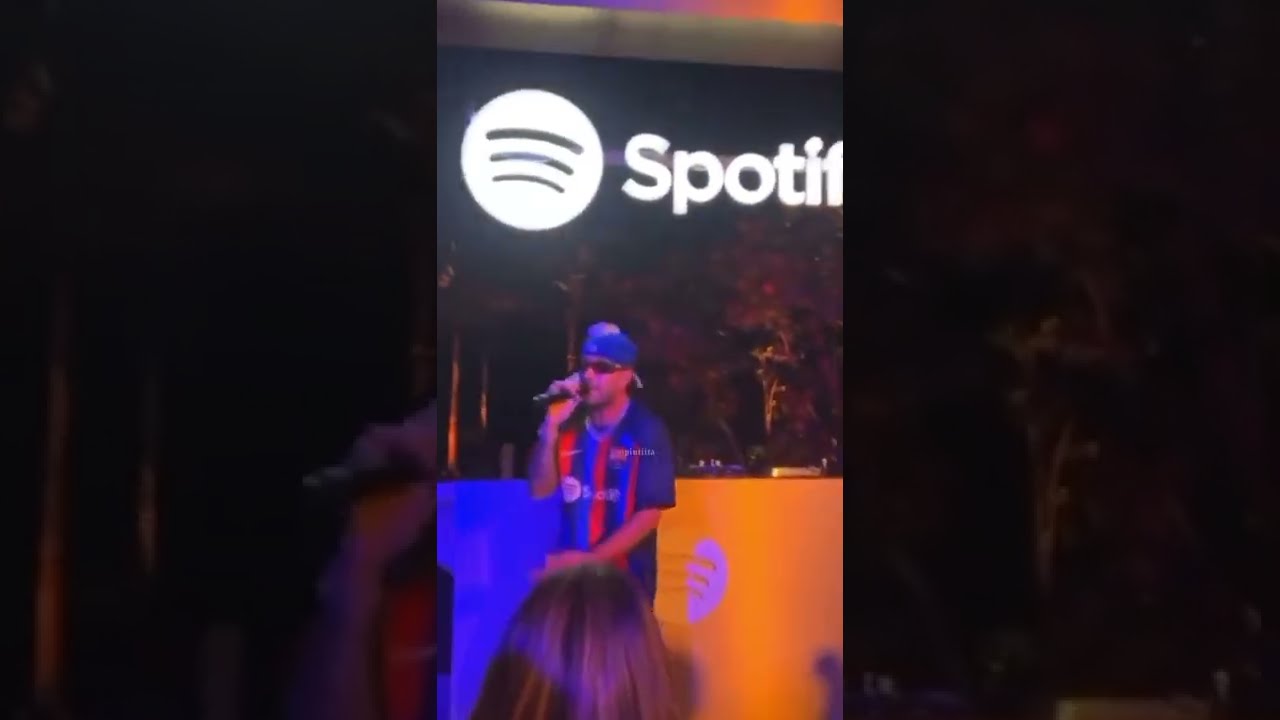 Feid Celebrando El Acuerdo De Patrocinio Del Barcelona Y Spotify 🤝🏻