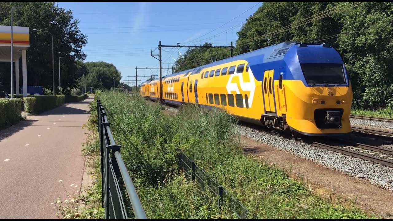 Flow Virm Train NS Netherlands railways (9520) at Blerick the ...