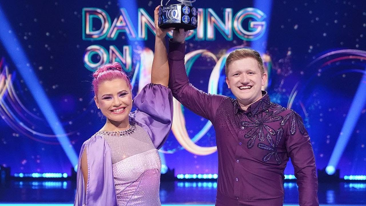 Dancing On Ice Axed After Final? Holly Willoughby Ditches ITV Deal ...
