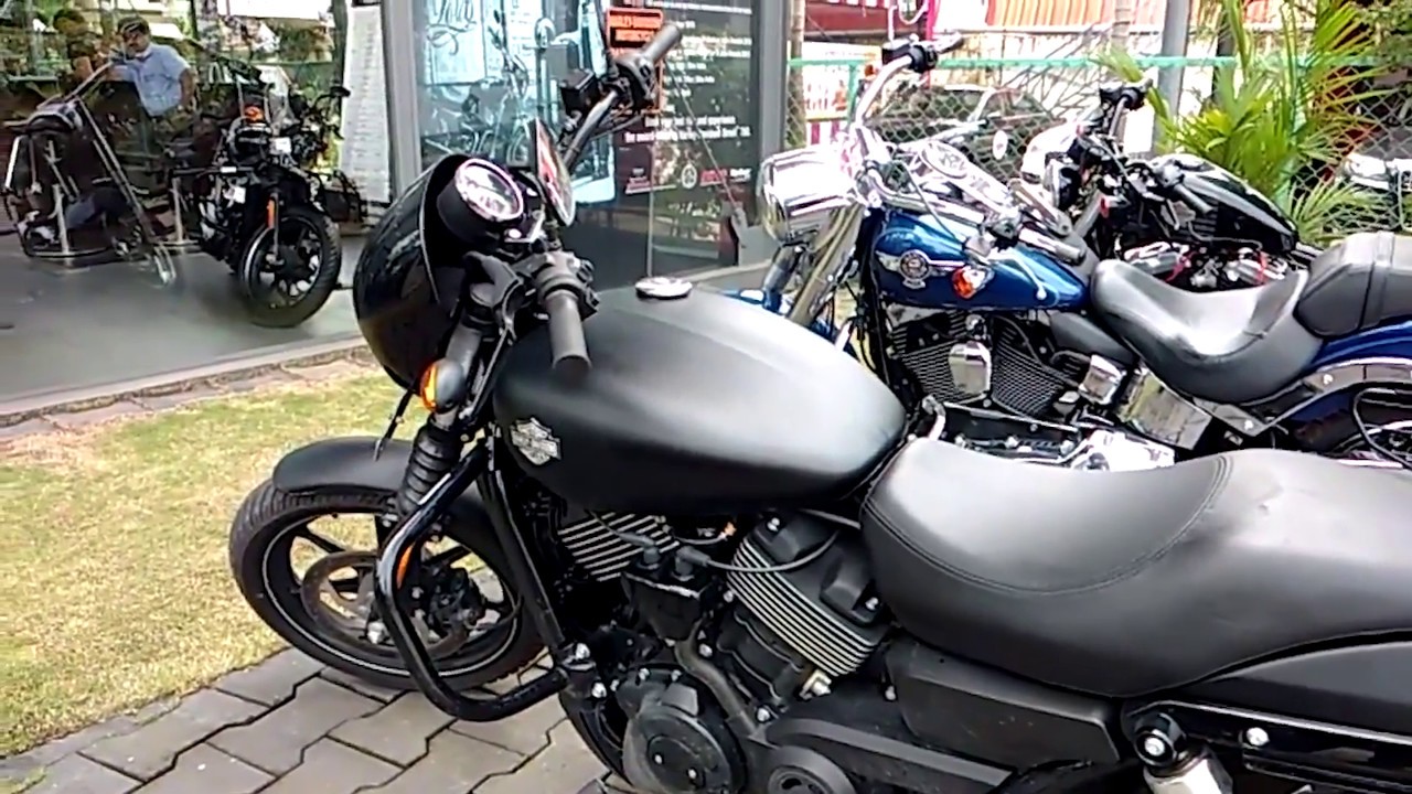 HARLEY DAVIDSON STREET 750 FIRST RIDE REVIEW AND A WHEEL LOCKUP - YouTube
