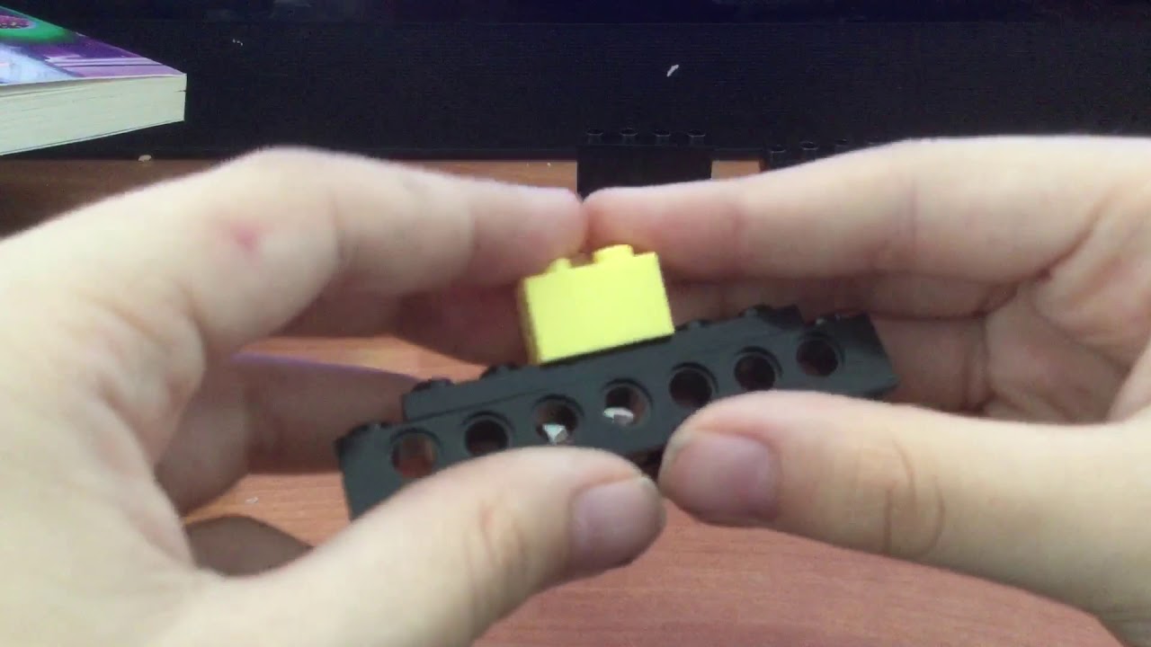 How to make a flat screen tv with 8 LEGO pieces - YouTube