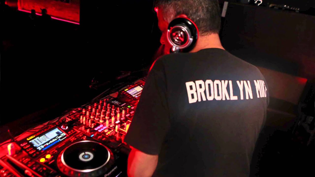 WMC 2015 DJ BROOKLYN MIKE Live at Warehouse Concept, District 15 - YouTube