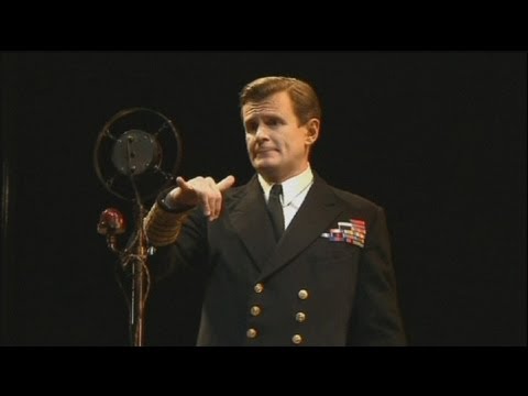 Zoraki Kral tiyatro sahnesinde