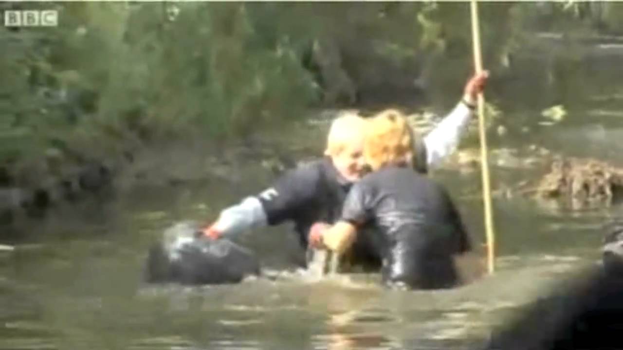 Boris Johnson Falls In River - FAIL Funny - YouTube