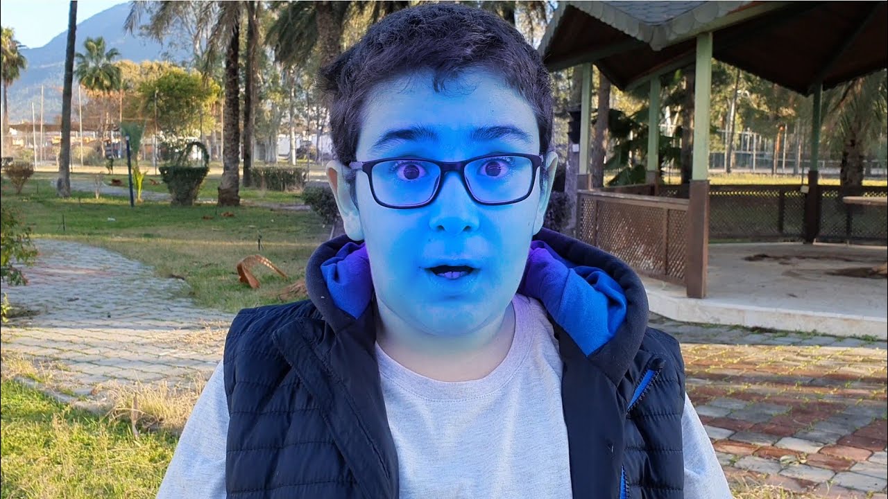 Buğranın Yüzü Mavi Oldu. Blue Face Kid Fun Kids Video - YouTube