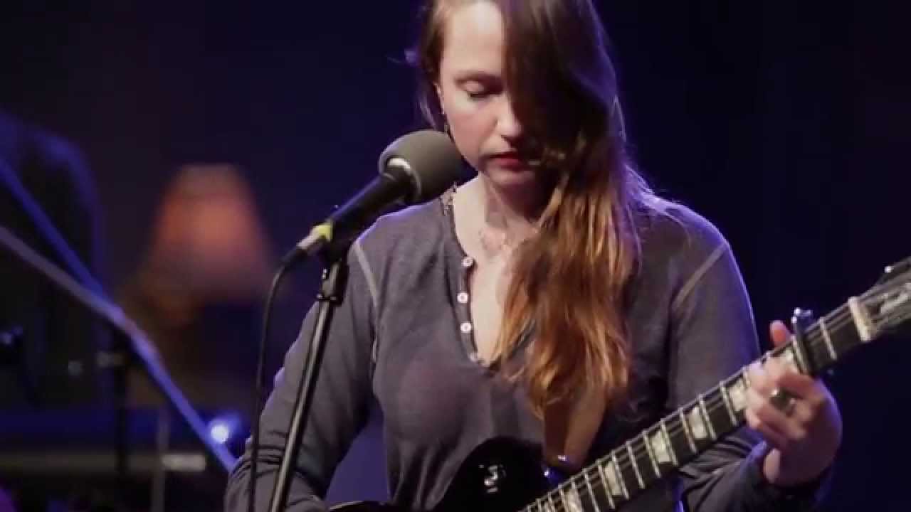 Ezza Rose - Amelie (opbmusic) - YouTube