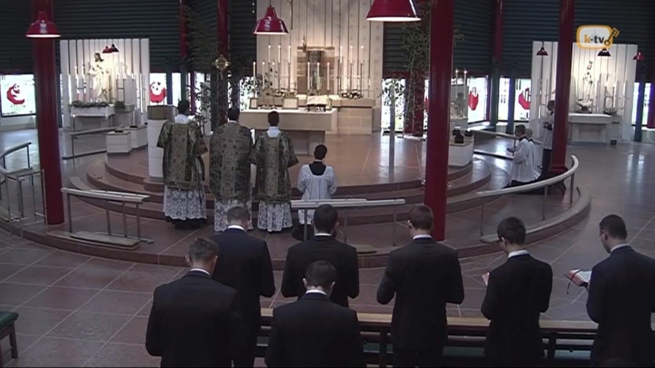 Traditional Latin Mass on Second Sunday after Pentecost from FSSP ...