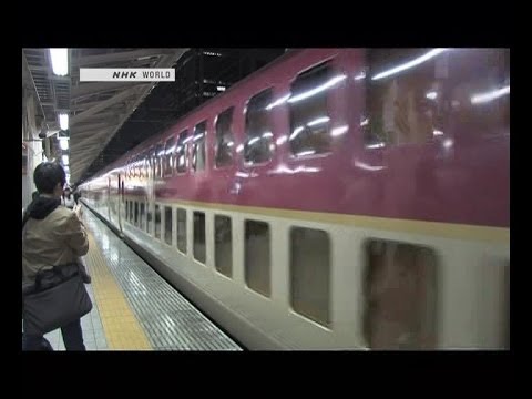 2 story trains with comfortable beds قطارات بطابقين و اسرة مريحة للنوم ...