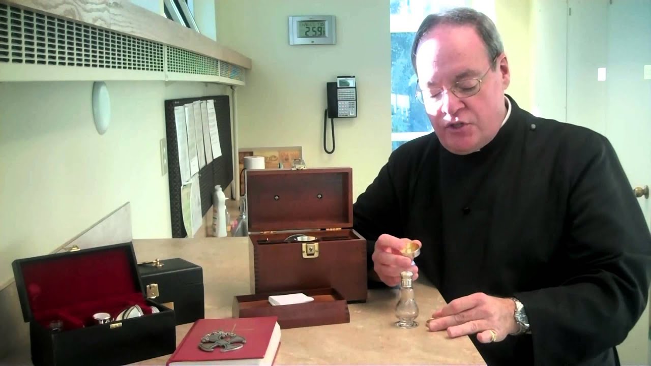 4 Lay Eucharistic Ministry - Prepare Eucharistic Kit - YouTube