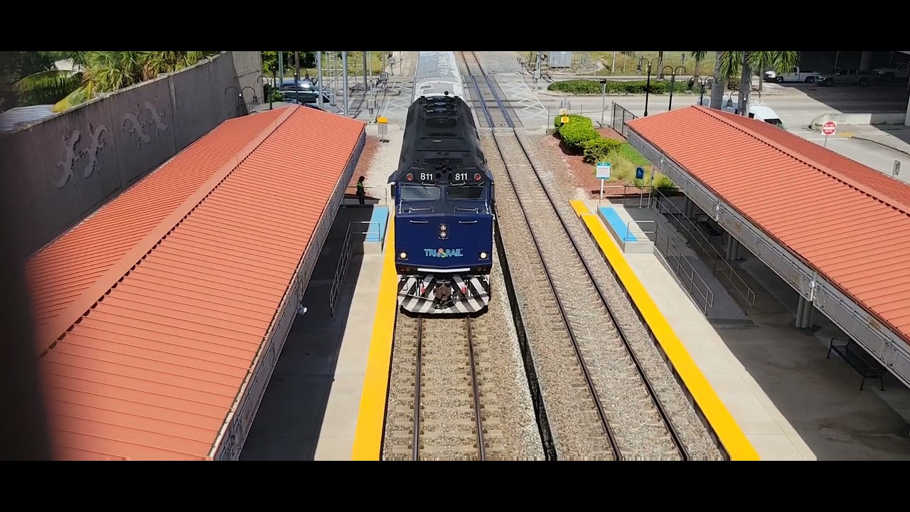 Amtrak 92 with great hornshow & Tri Rail deadhead at lake worth - YouTube