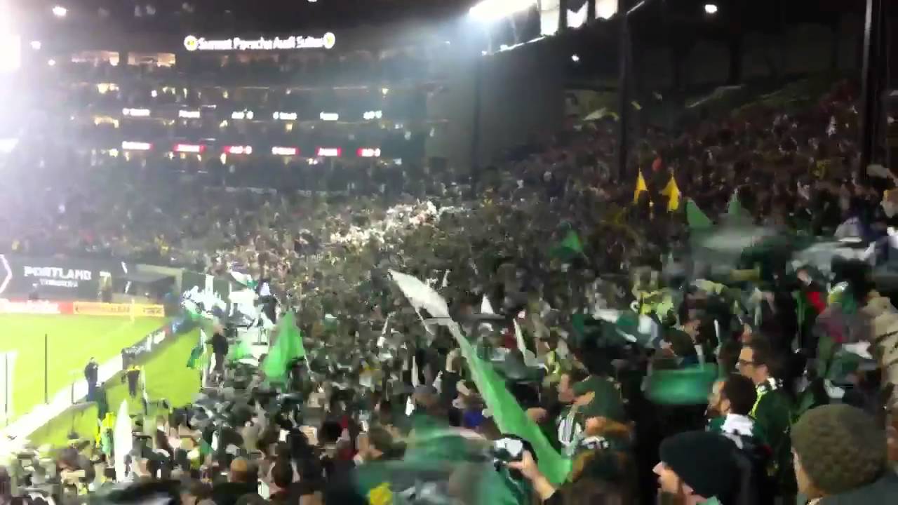 Timbers Army - Star Spangled Banner - 4/14/11 - YouTube