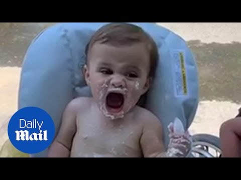 Baby encounters first brain freeze at her birthday party - YouTube
