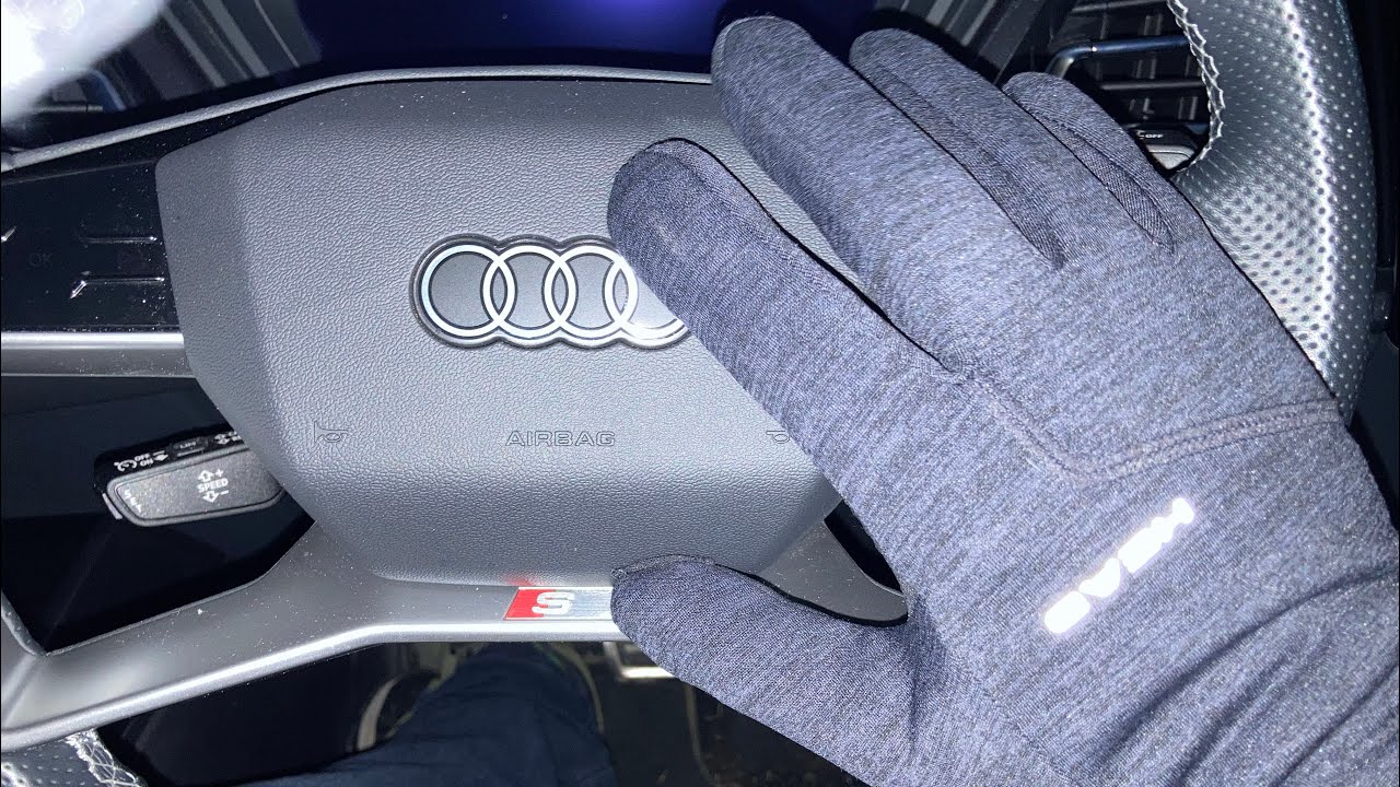 Audi Q4 E-Tron- Can you control stuff while wearing gloves? - YouTube