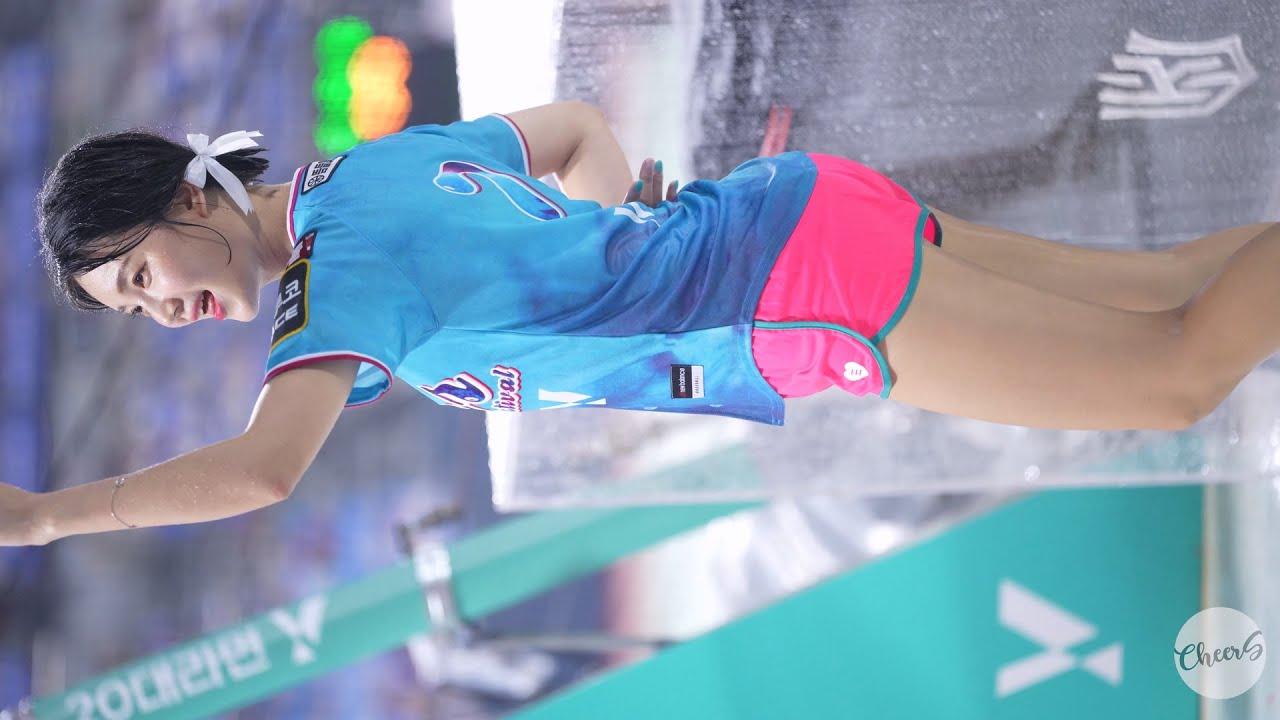 [8K] 워페는 추워ㅠㅠ 정유민 치어리더 직캠 Jung Yumin Cheerleader fancam KT위즈 230802 - YouTube