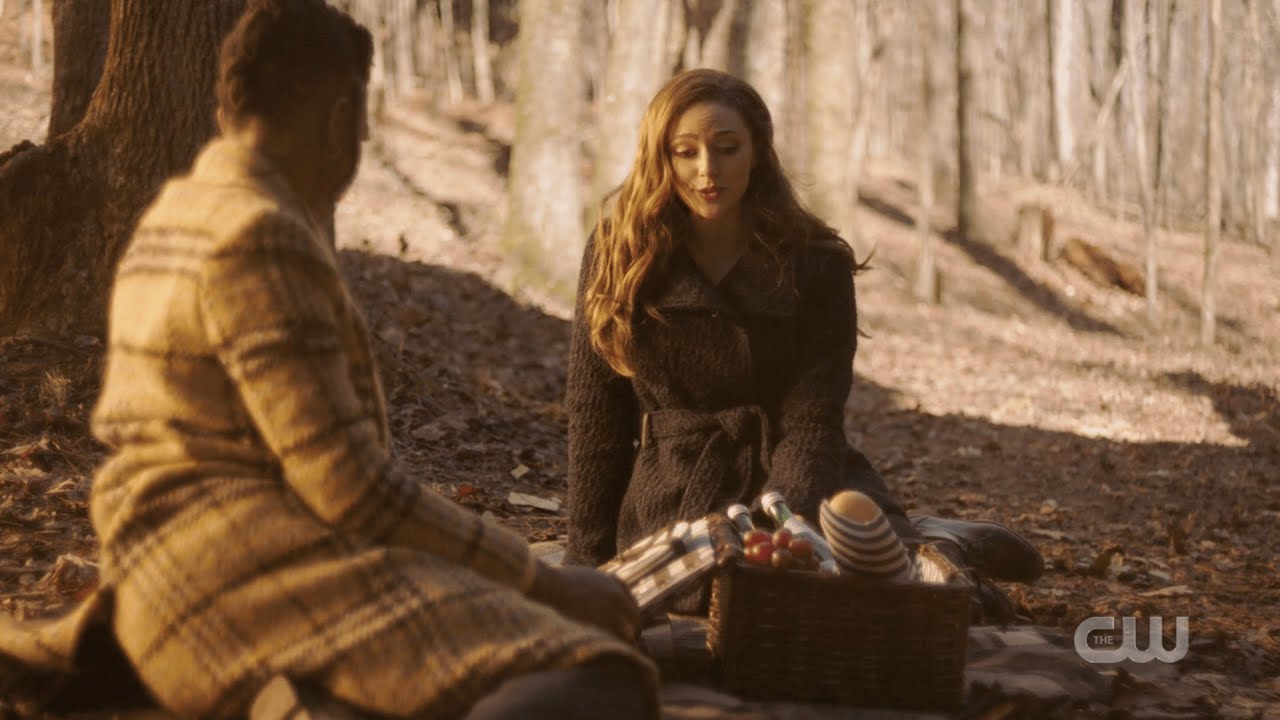 Legacies 3x10 Hope and Cleo have a picnic. A banshee arrives - YouTube