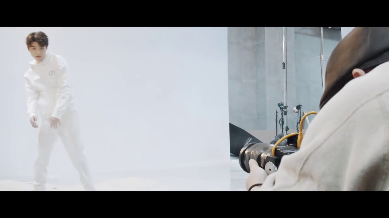 TFBOYS王俊凯 时尚先生Esquire·fine开年刊封面拍摄花絮现 - YouTube