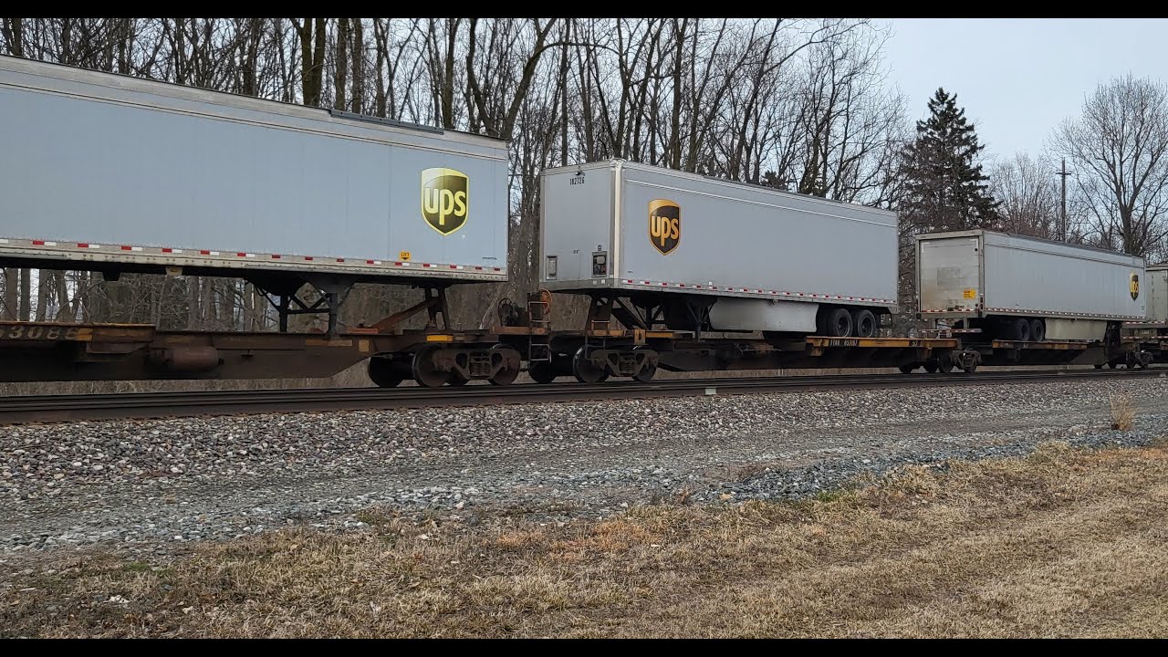 HIGHBALL FAST 60MPH CSX UPS Intermodal I001 - ES44AH #3240 & YN3 ES40DC ...