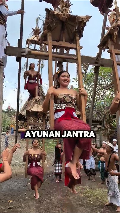 Tradisi Ayunan Jantra Desa Tenganan Dauh Tukad Karangasem Bali - YouTube