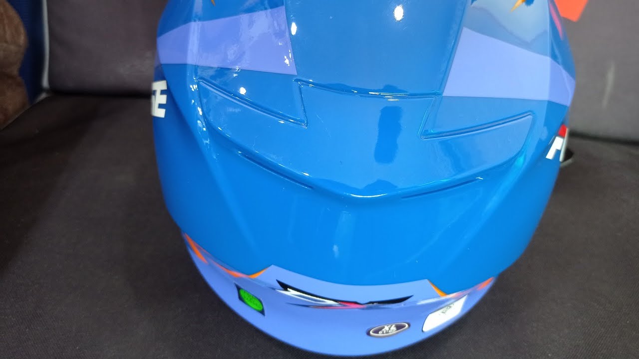 แกะกล่องหมวกกันน็อค FUSE DX - YouTube